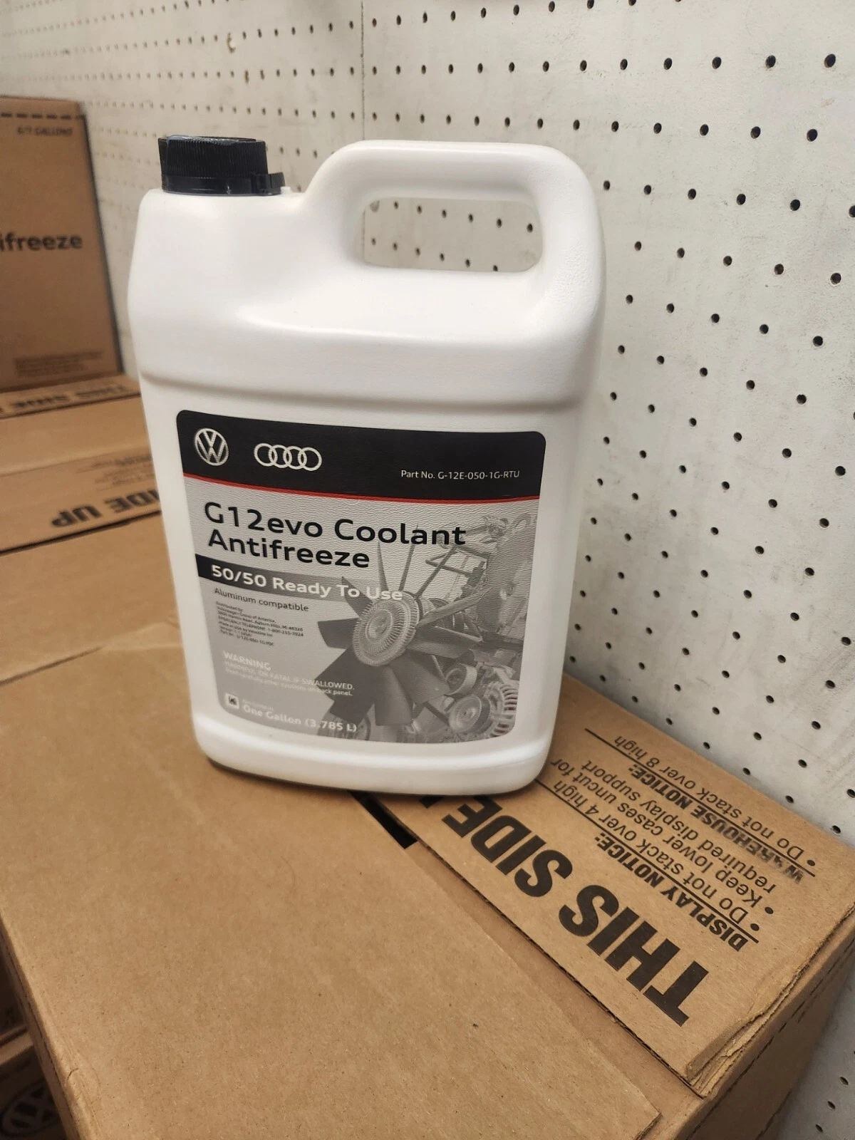 VAG G12E100A8 Coolant concentrate — OEM Part, Prices & Alternatives