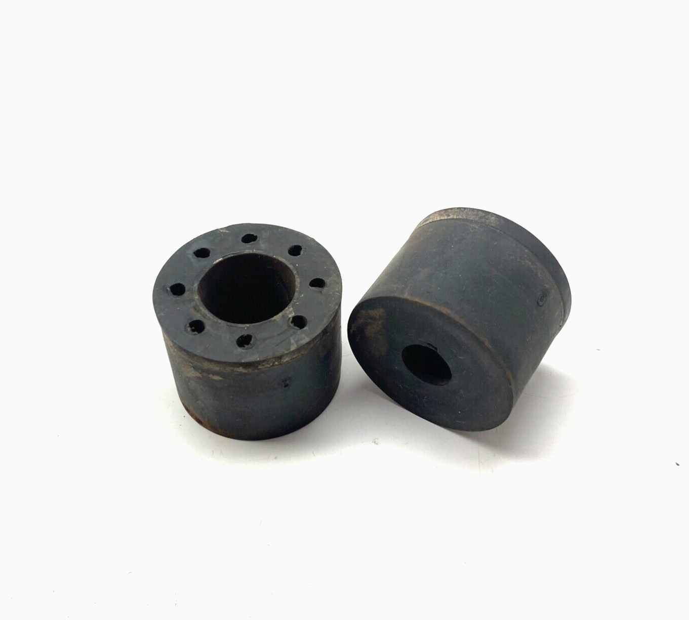 GENERAL MOTORS Grasshopper 727KW Seat Isolator Pair 424095